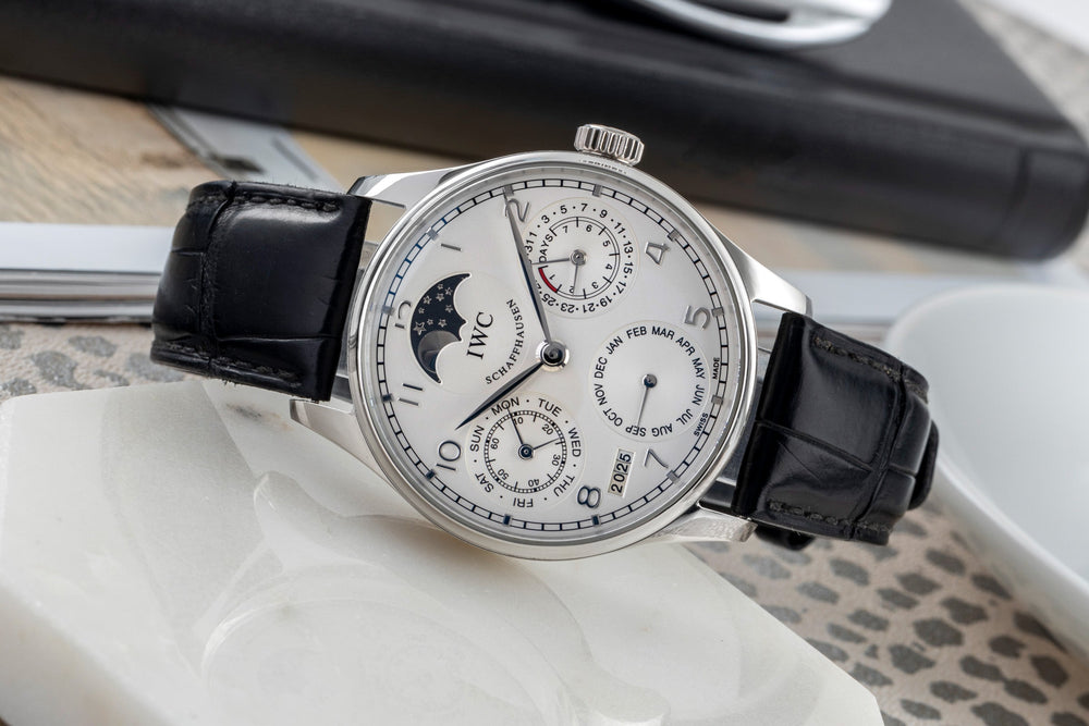 Watches with moon phase: sophisticated complication in luxury watches